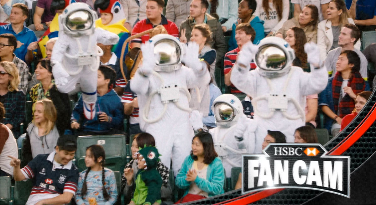 HSBC Fan Cam - HSBC | Curved Arrow